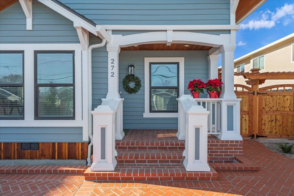 272 Clay St, MONTEREY Property Listing: MLS® #ML82029022